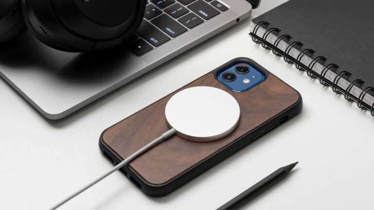 Does MagSafe Wallet Work with a Case? - MagSafeHub