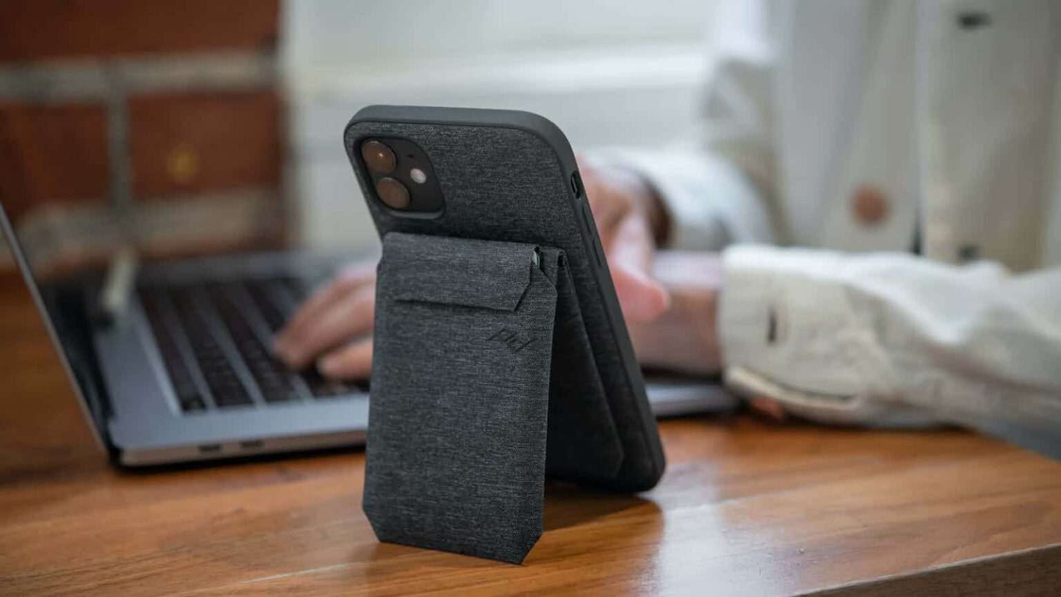 8 Best MagSafe Wallets for iPhone 12 & 13 Mini - MagSafeHub