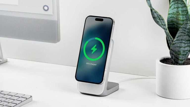 Game Boy-Inspired MagSafe Stand: A Nostalgic Twist on Wireless Charging ...