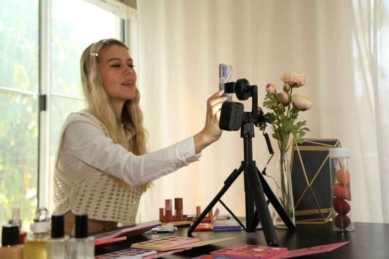 The 7 Best MagSafe Tripods for iPhone in 2025 - MagSafeHub