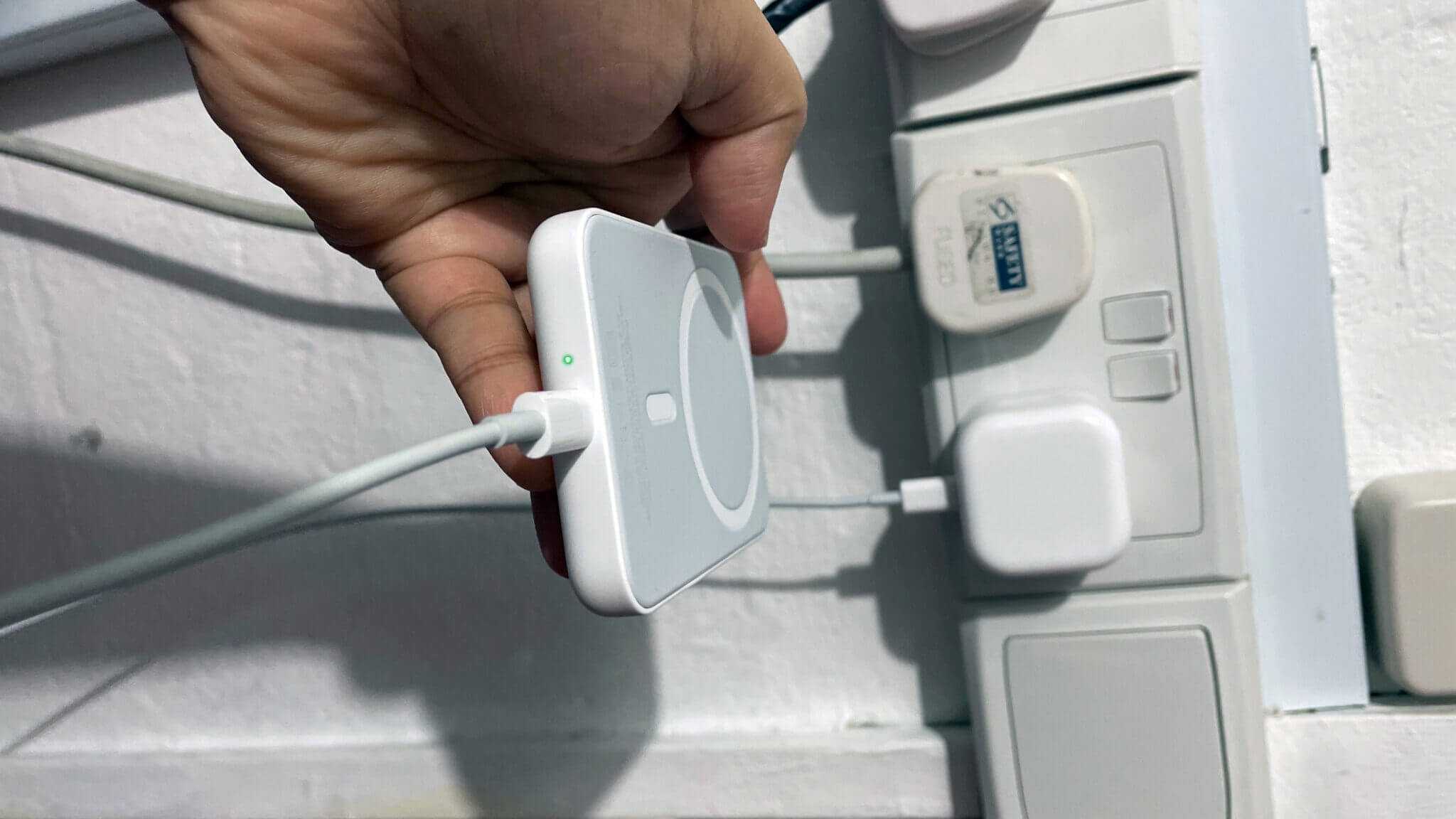 How to Tell if the MagSafe Battery Pack is Full? - MagSafeHub